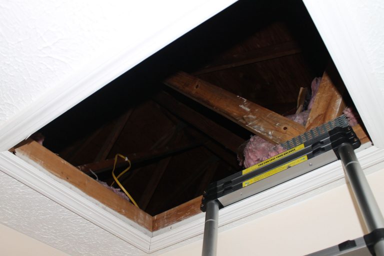 Scuttle Hole Insulation Cover 24 x 24 x 16 - Attic Zipper